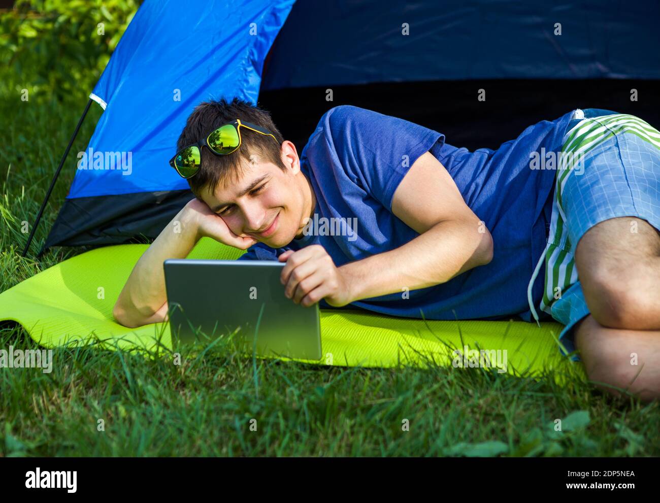 One man digital tablet tent hi-res stock photography and images - Alamy