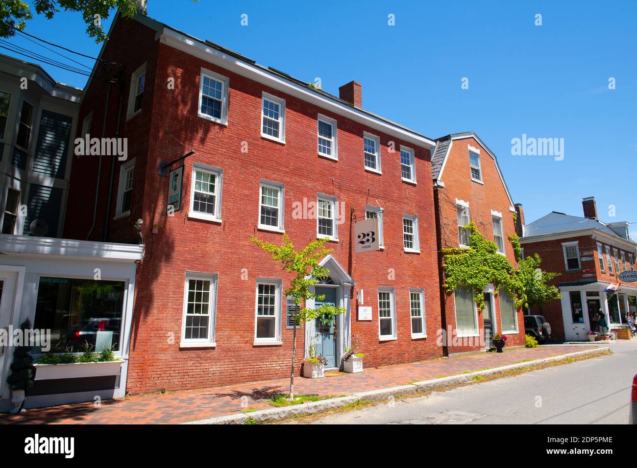 Historic buildings at Middle Street in downtown Newburyport ...