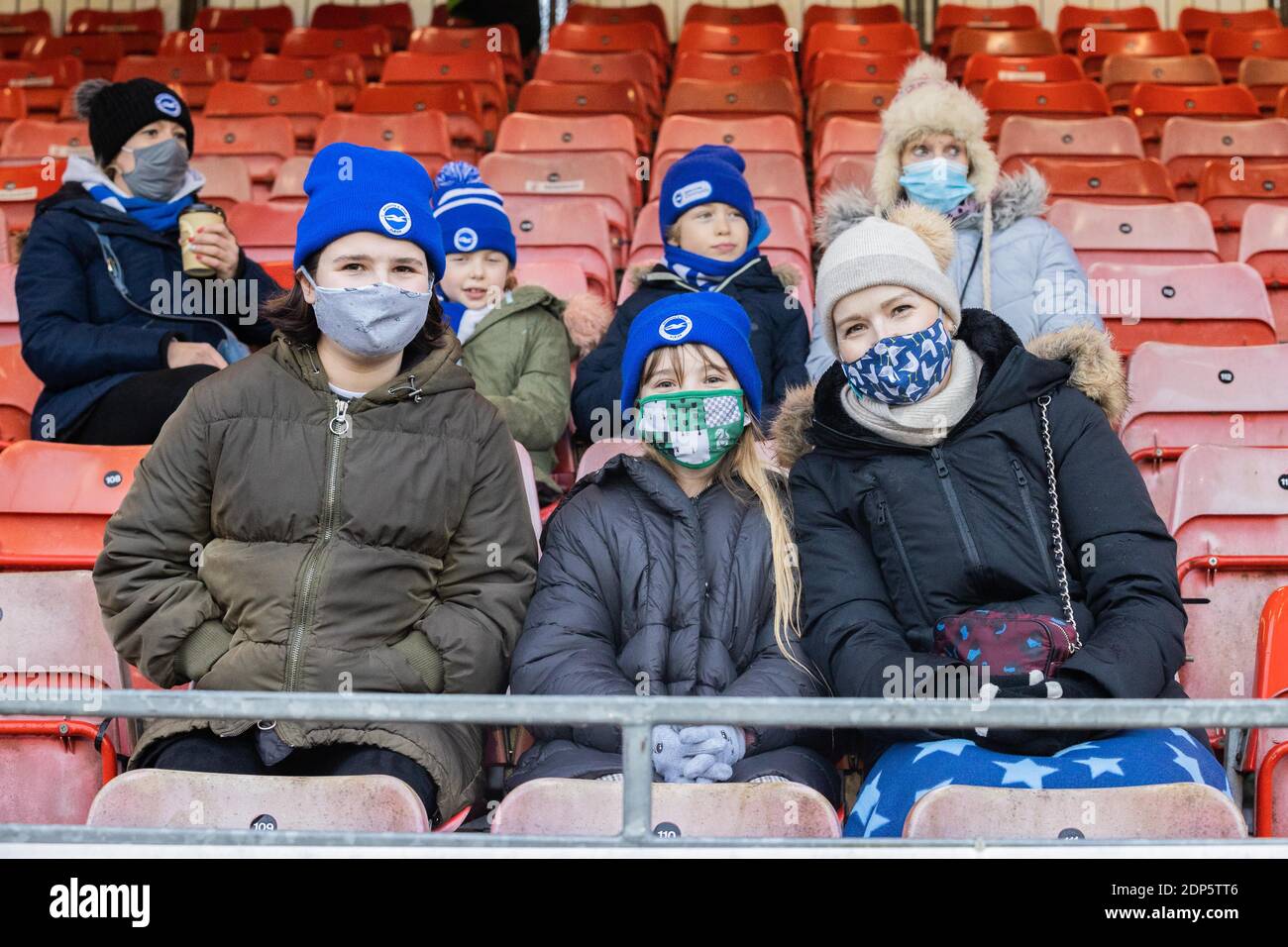 Hove albion fc hi-res stock photography and images - Alamy
