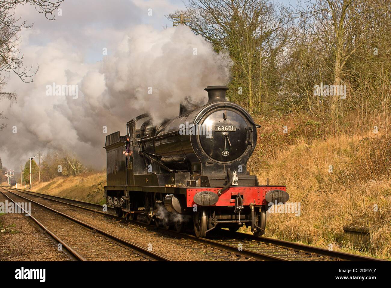 GCR Class 8K 2-8-0 No. 63601 runs light engine out of Loughborough ...