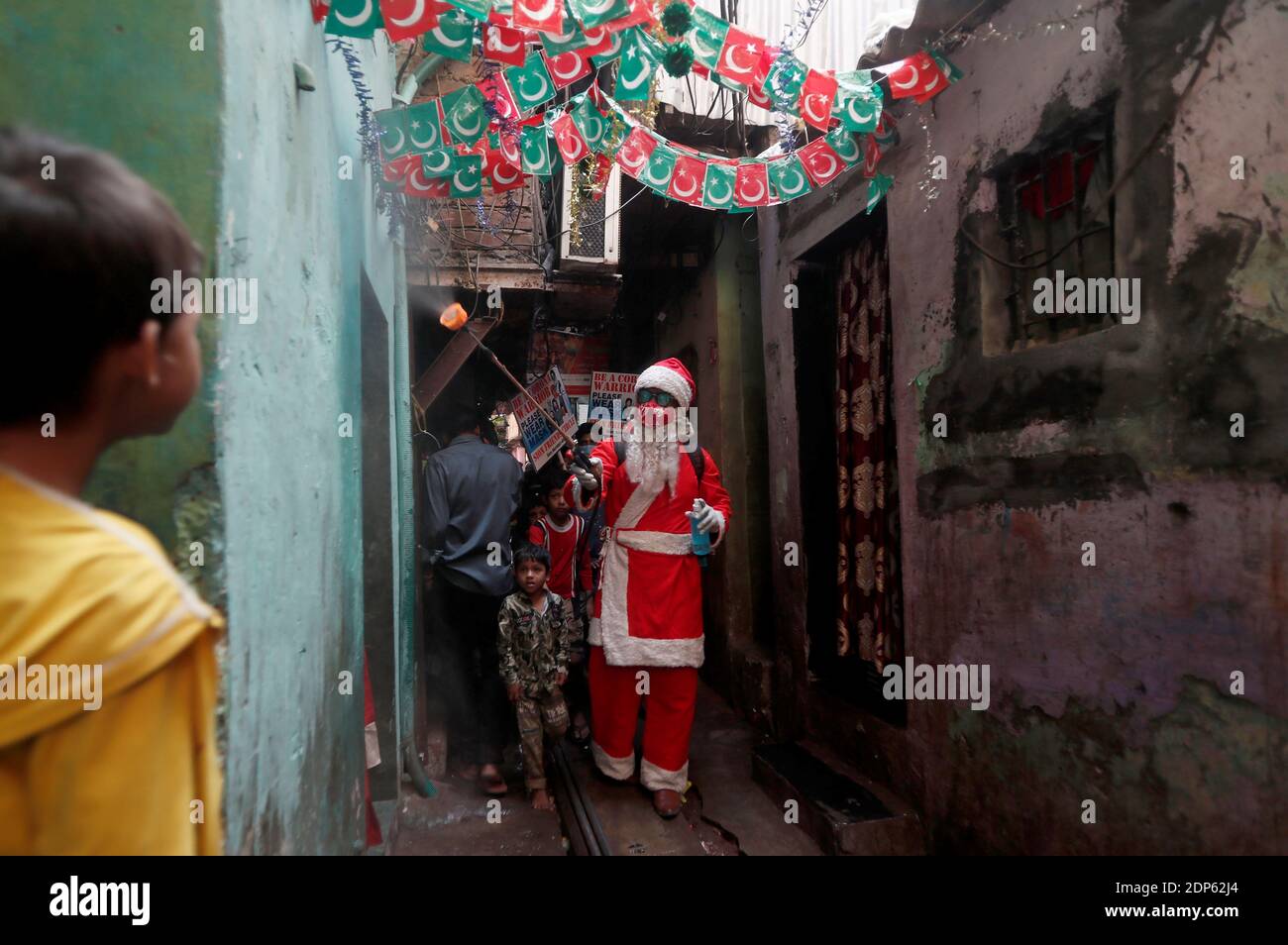 Inside a slum house india hi-res stock photography and images - Alamy