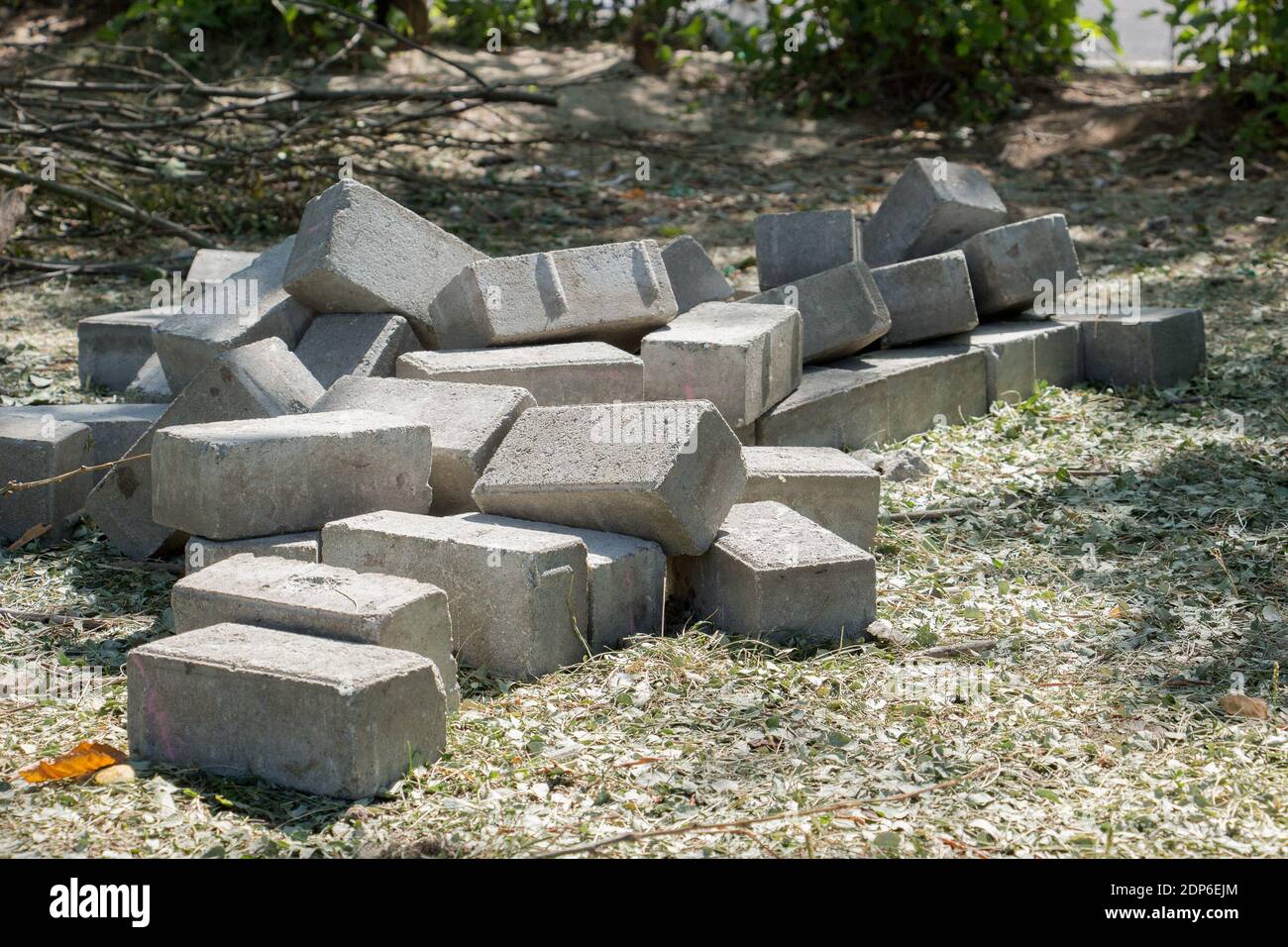 Grass paving block hi-res stock photography and images - Alamy