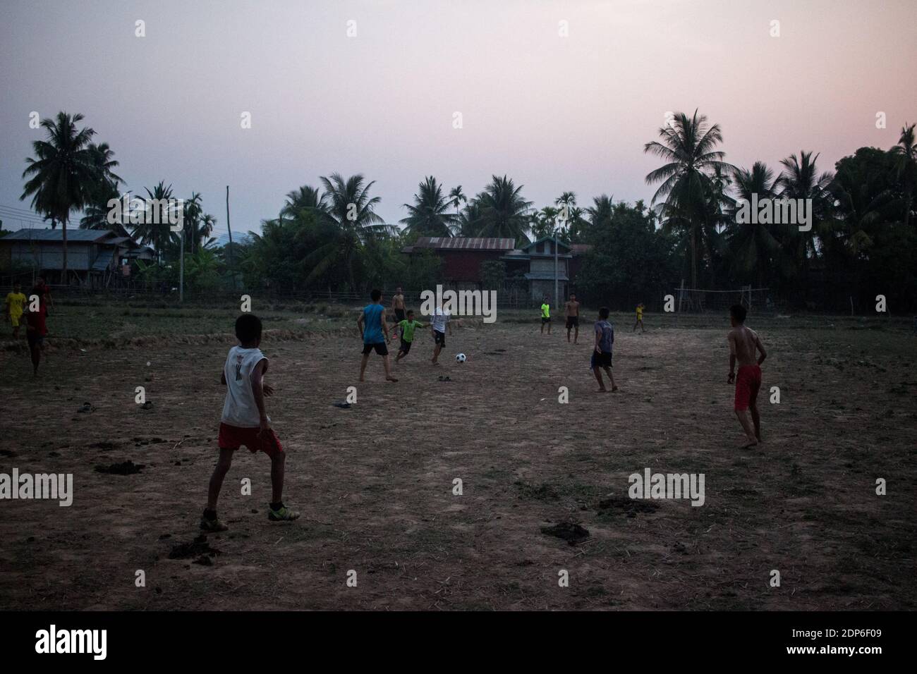 LAO - ENVIRONNEMENT - 4000 ISLAND Portrait of the 4000 Islands ...