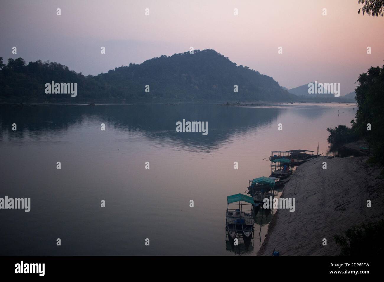 LAO - ENVIRONNEMENT - 4000 ISLAND Portrait of the 4000 Islands ...