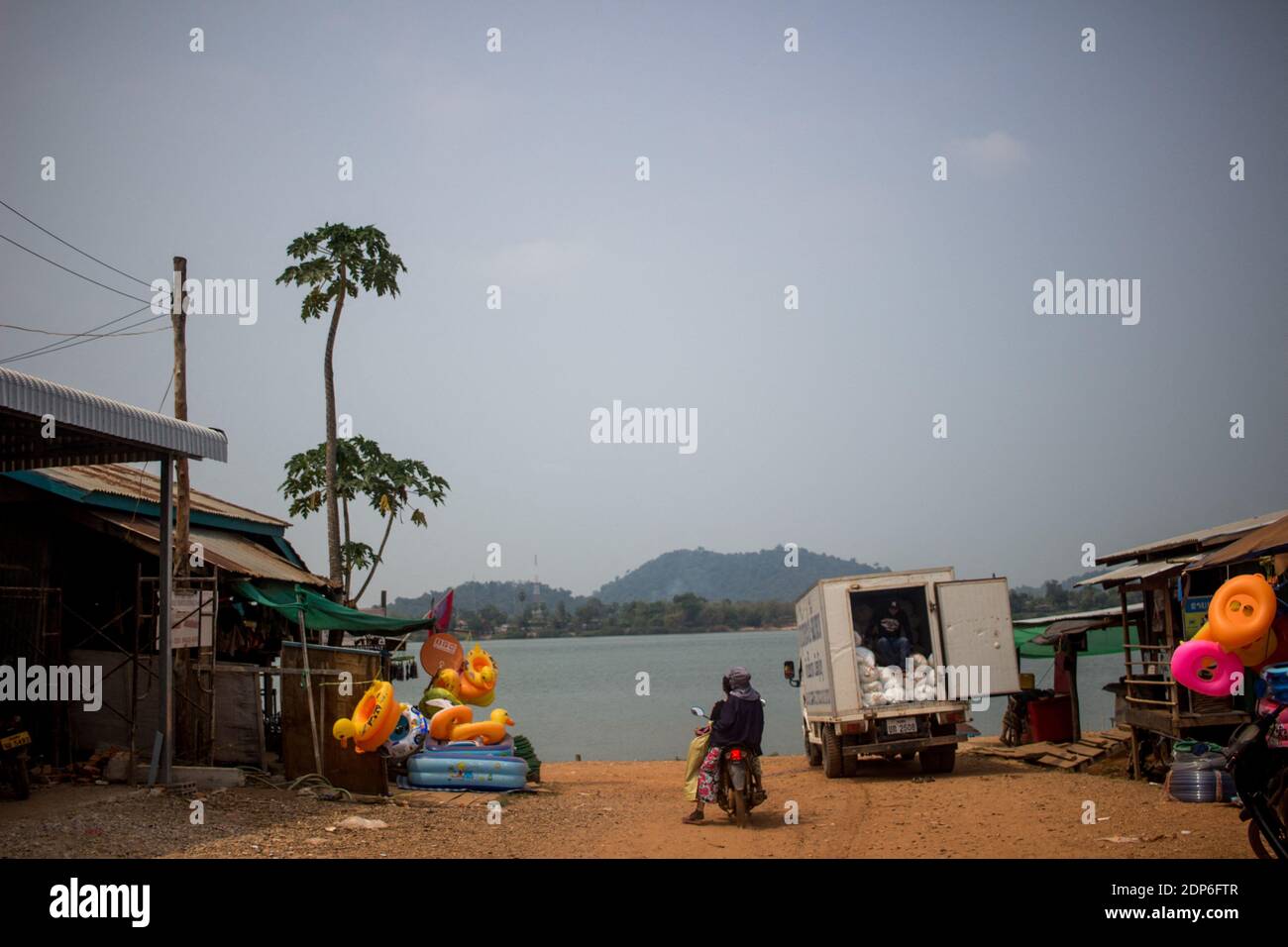 LAO - ENVIRONNEMENT - 4000 ISLAND Portrait of the 4000 Islands ...