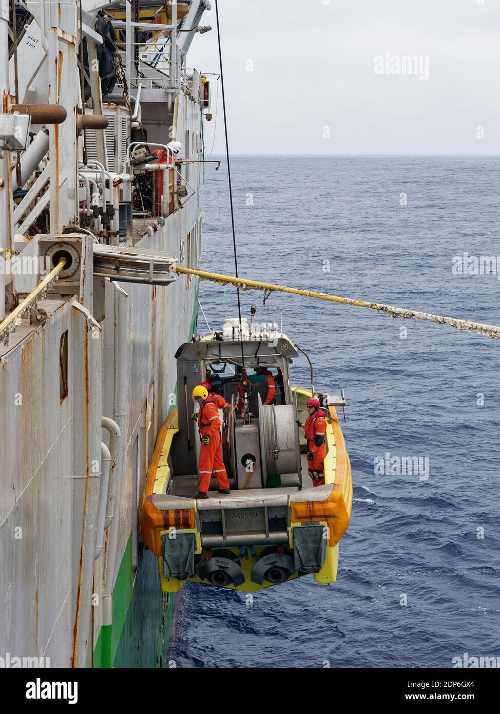 Seismic vessel hi-res stock photography and images - Alamy