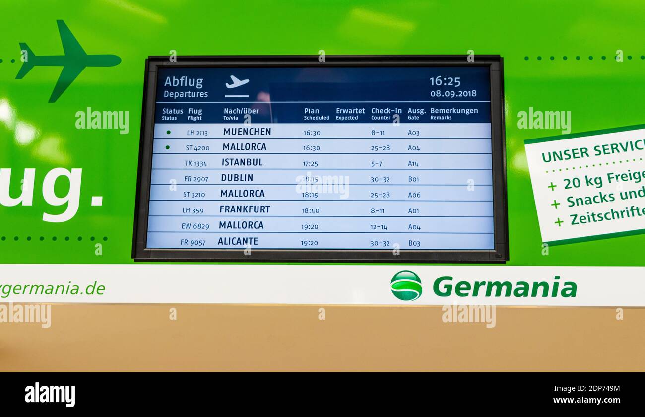 Easyjet departure gate hi-res stock photography and images - Alamy