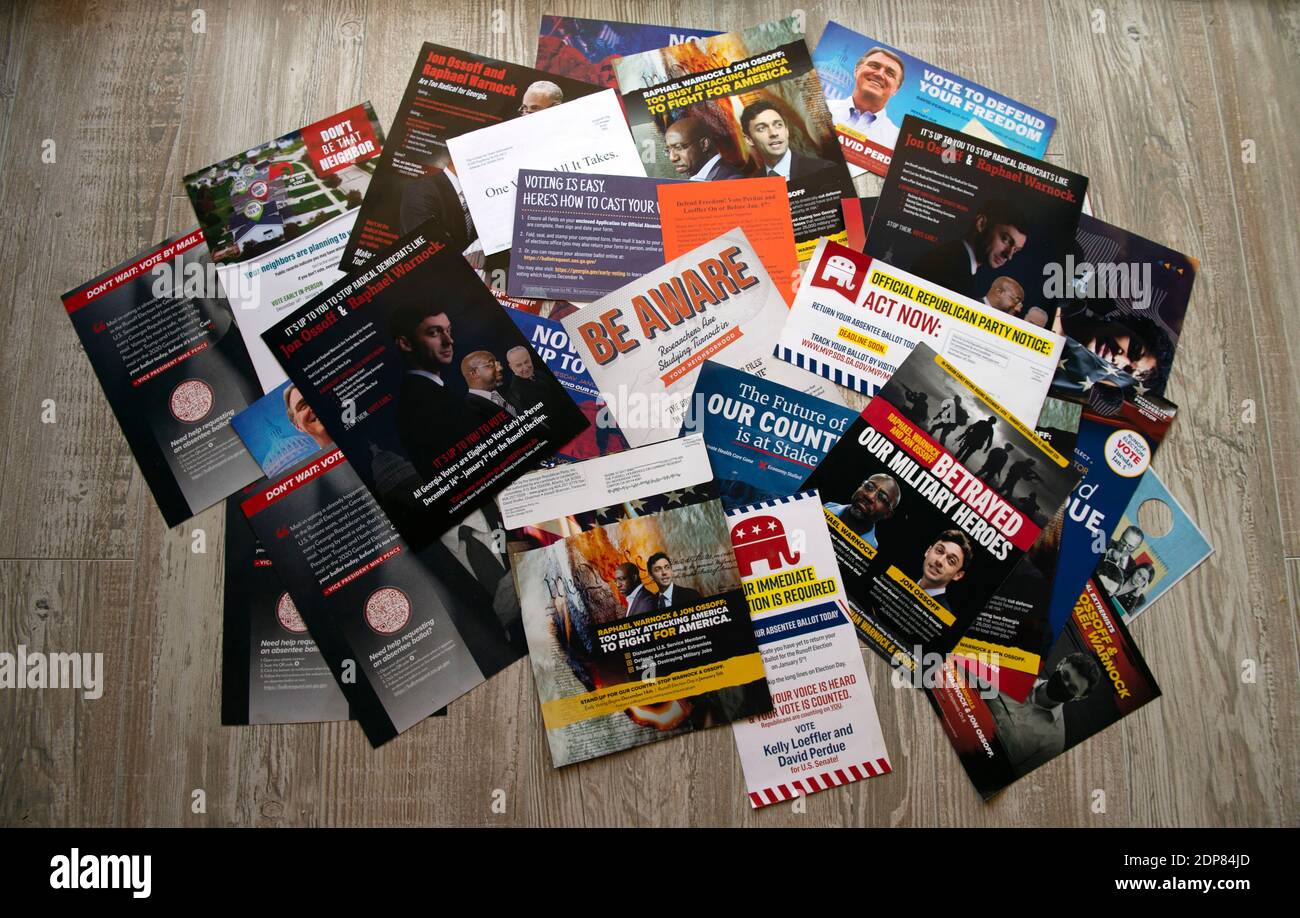 Direct mail pieces hi-res stock photography and images - Alamy