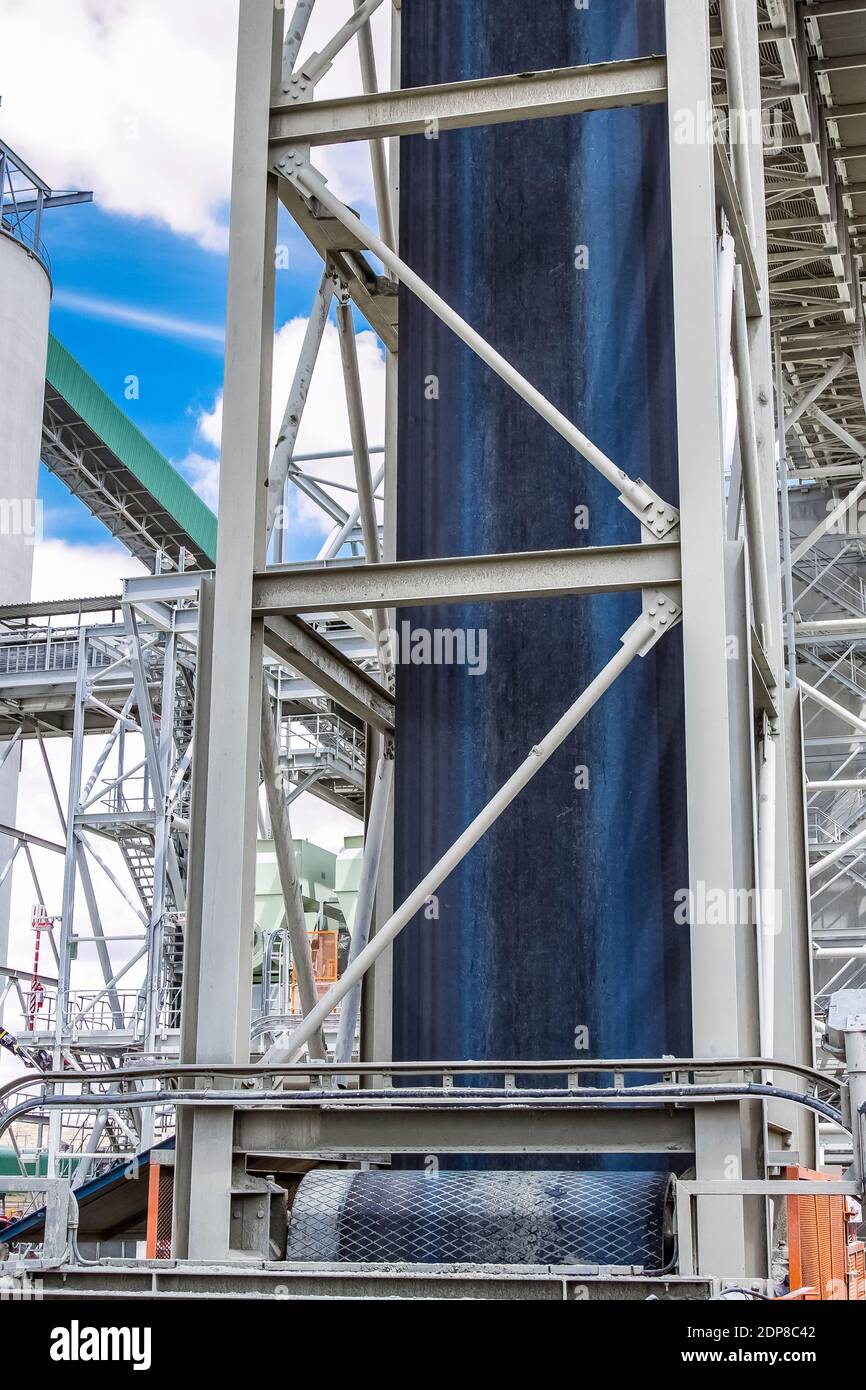 Platinum manufacturing hi-res stock photography and images - Alamy