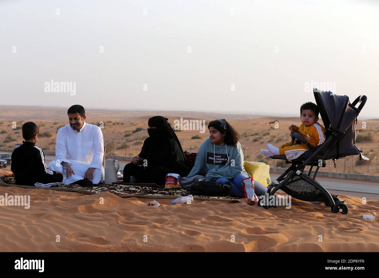 Saudi family park hi-res stock photography and images - Alamy