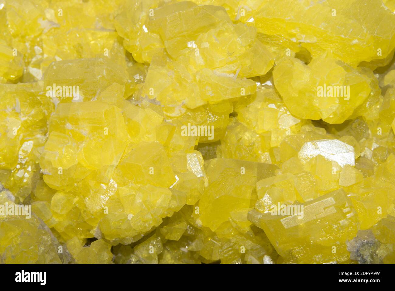 Sulfur crystal hi-res stock photography and images - Alamy