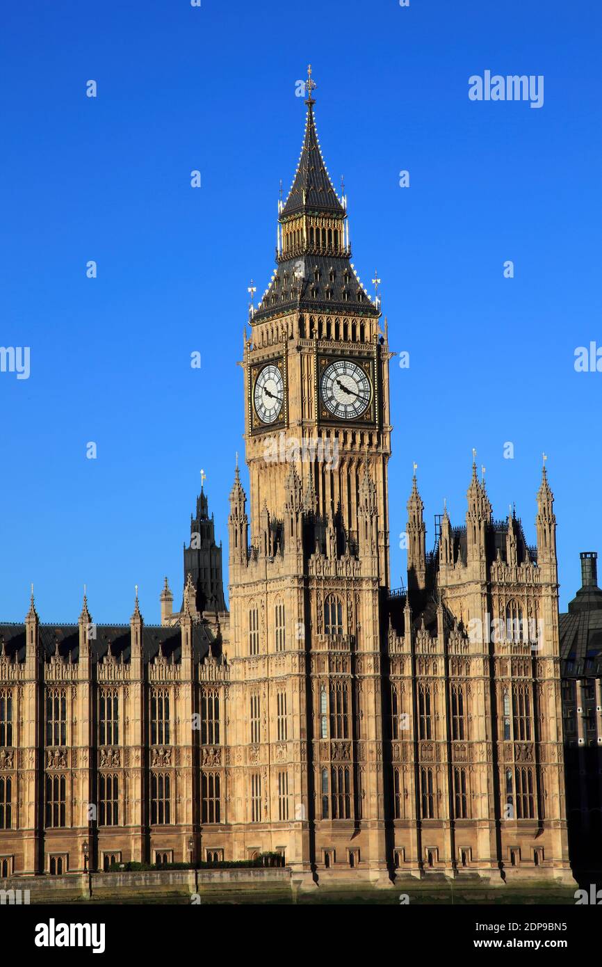 Big Ben and the Houses of Parliament on the River Thames in London ...