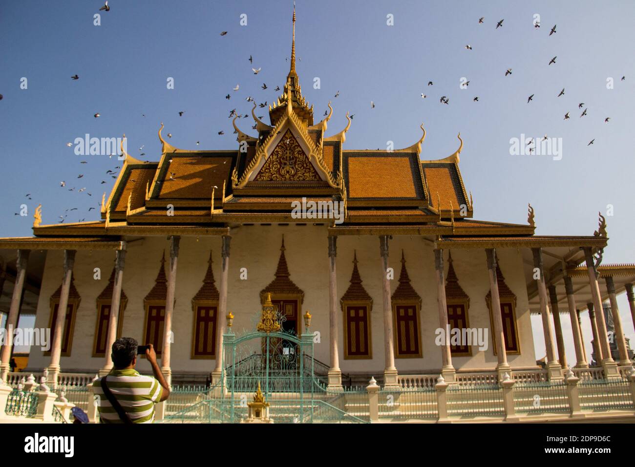 KHM - MONUMENTS DE PHNOM PENH Palais Royal de Phnom Penh. KHM ...