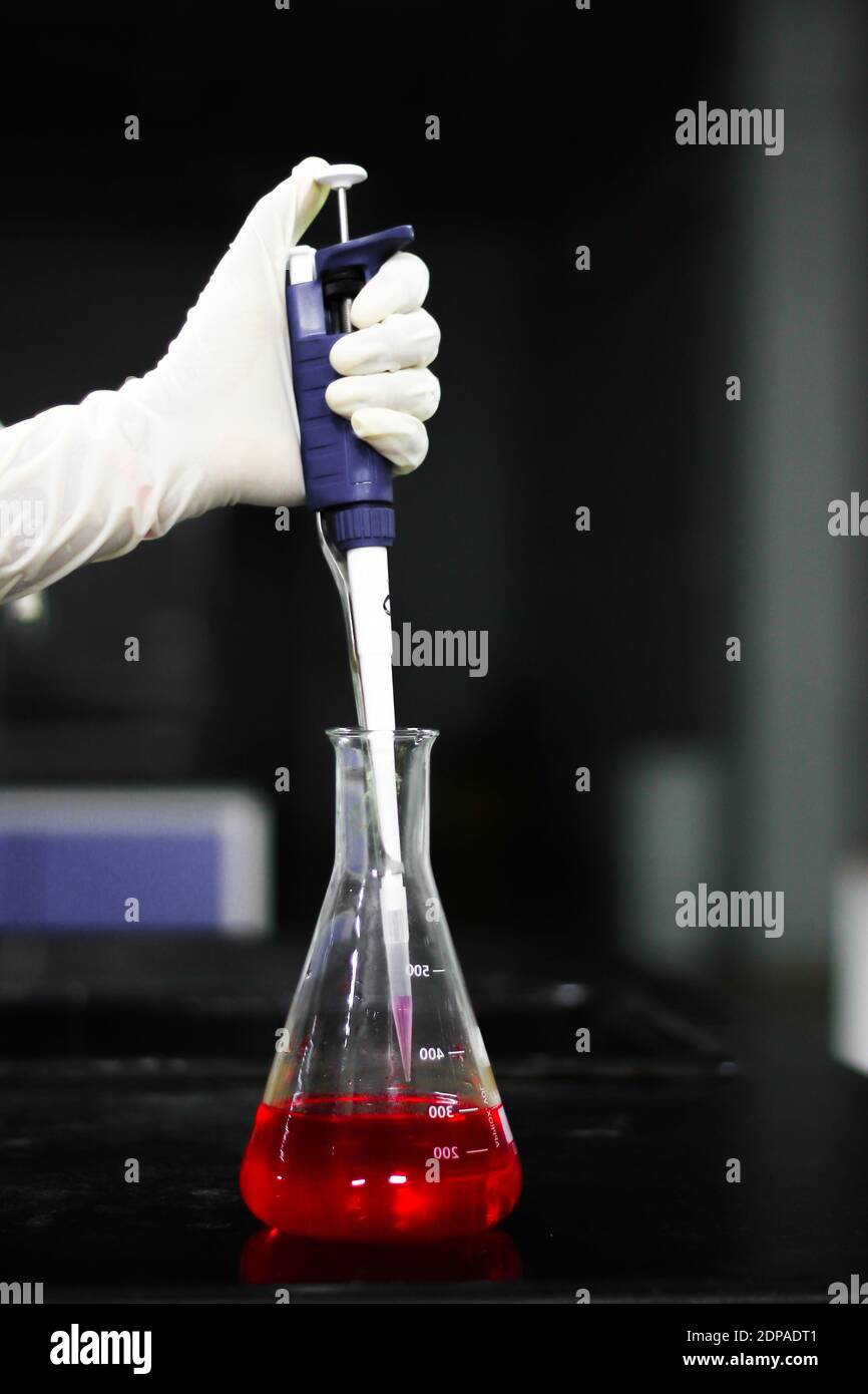 Conical Flask Pipette High Resolution Stock Photography and Images - Alamy
