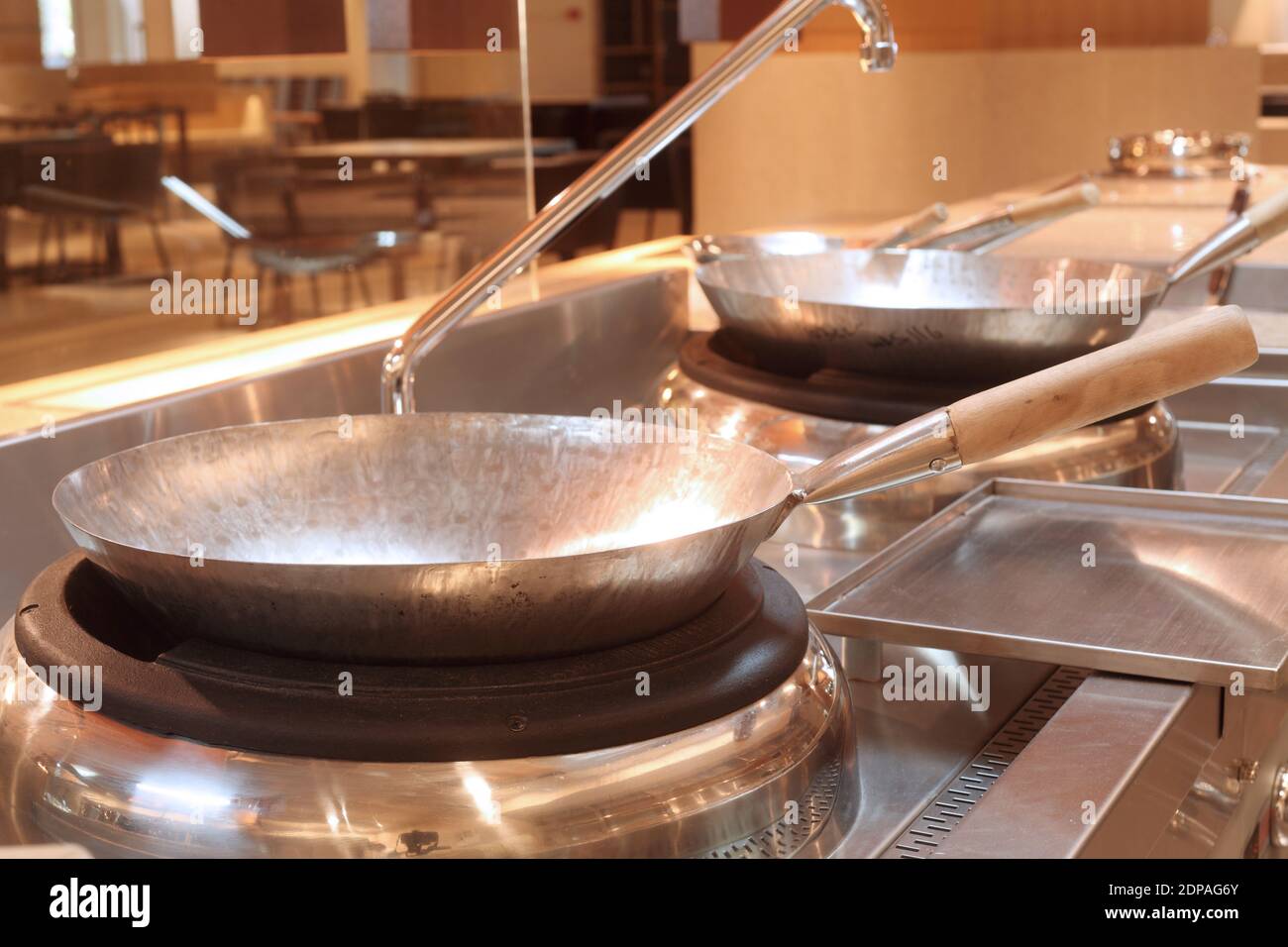 Empty Pans High Resolution Stock Photography and Images - Alamy