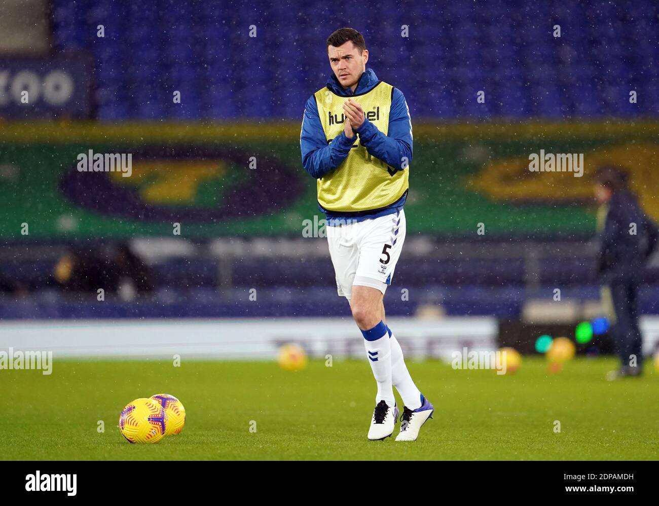 Everton's Michael Keane warms up during the Premier League match at ...