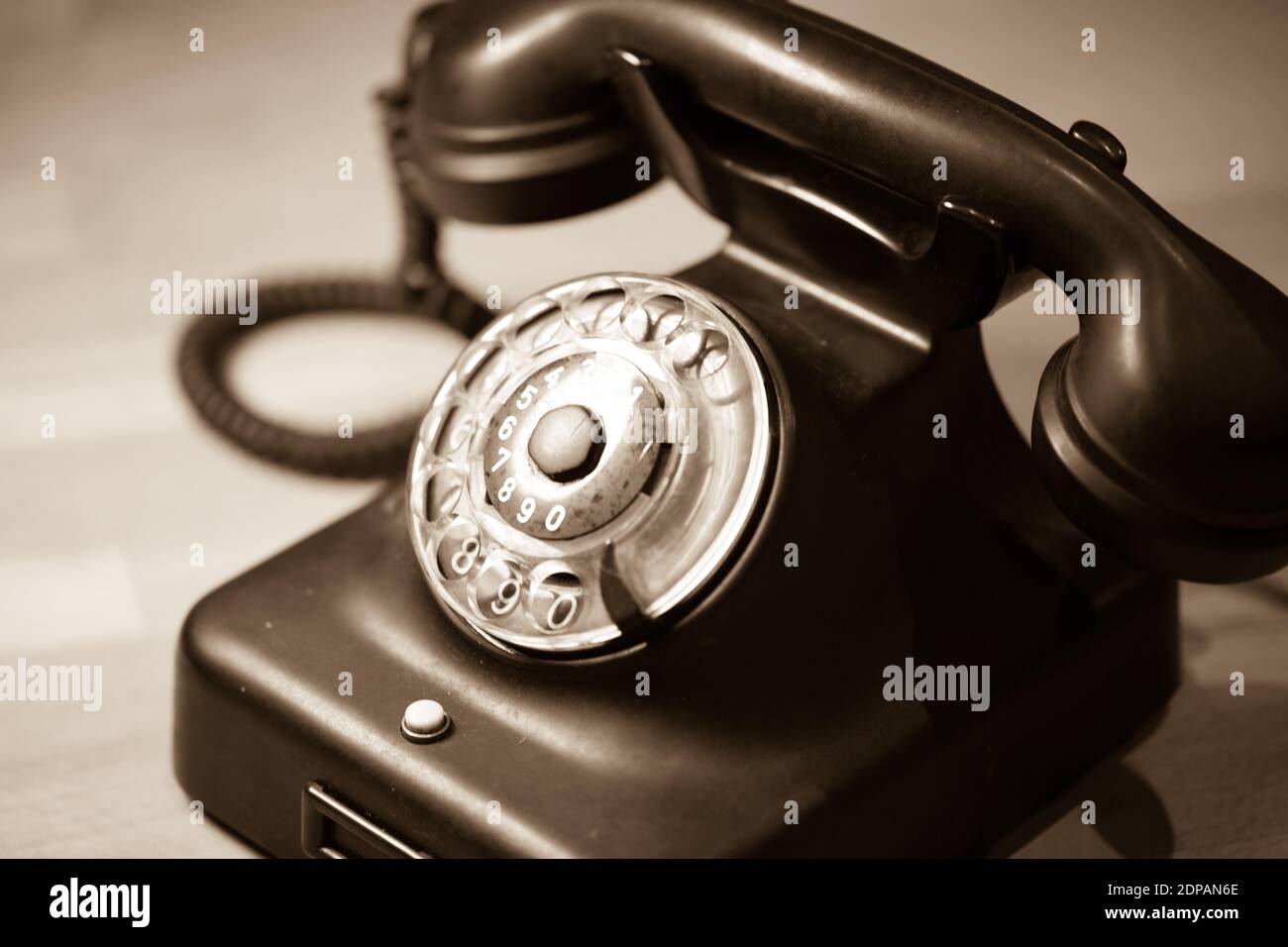 Analog landline phone hi-res stock photography and images - Alamy