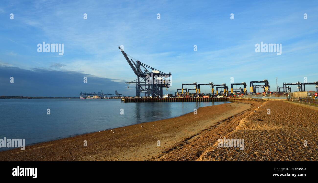 Shipping containers united kingdom hi-res stock photography and images ...