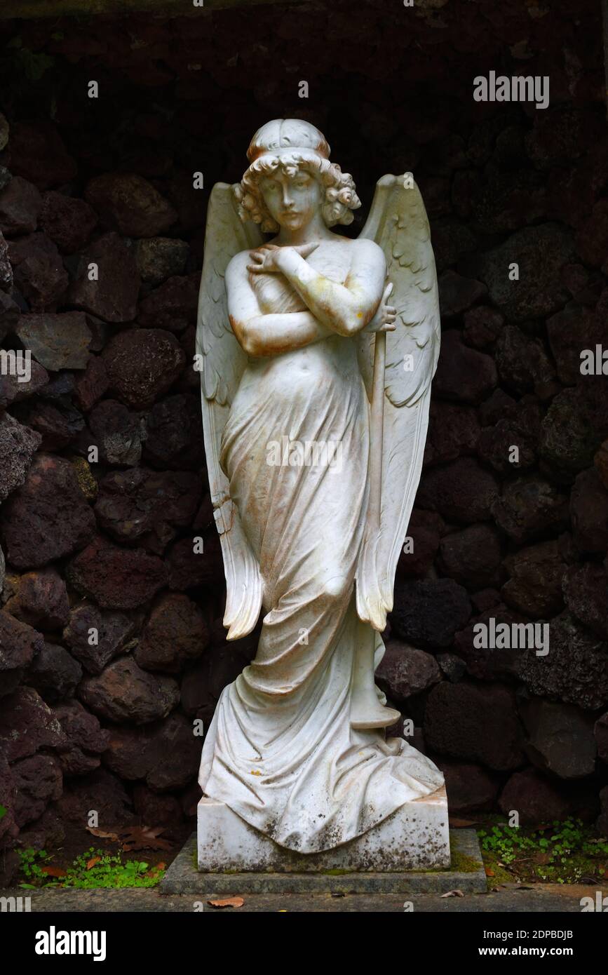 Stone Angel Statue with dark background Stock Photo - Alamy