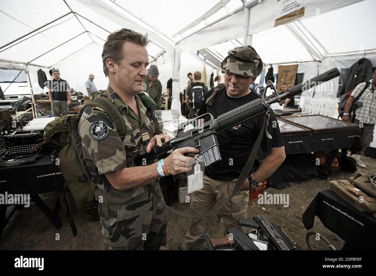 Man holding machine gun at The War and Peace Revival in GREAT BRITAIN ...