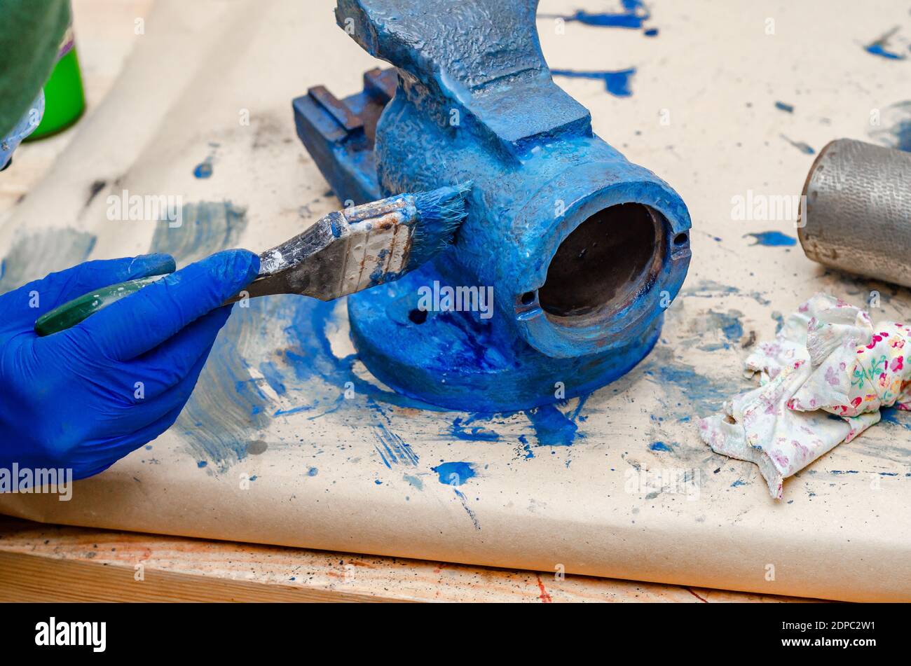 Heavy vise hi-res stock photography and images - Alamy