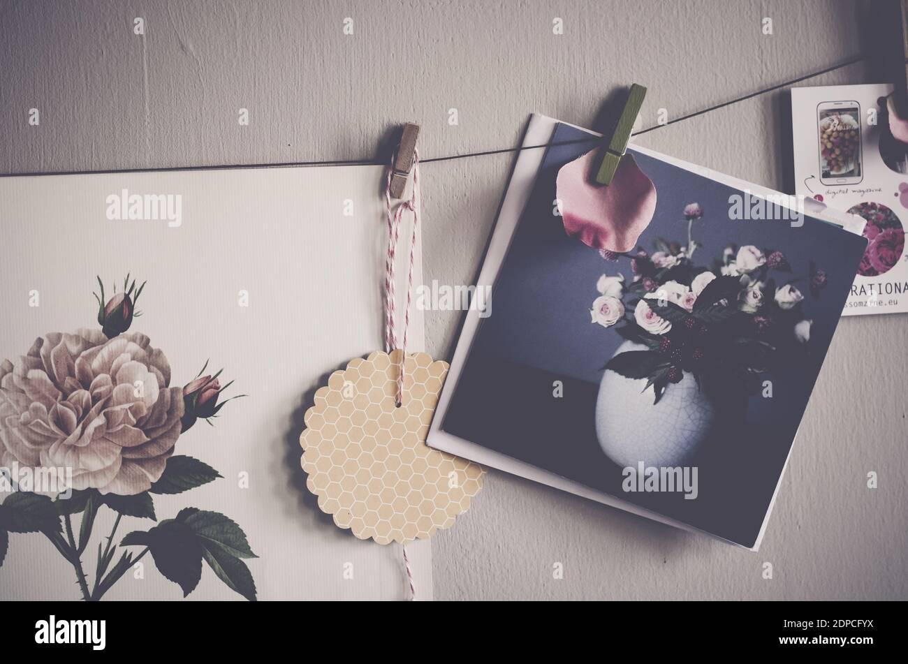 Hanging flowers art hi-res stock photography and images - Alamy