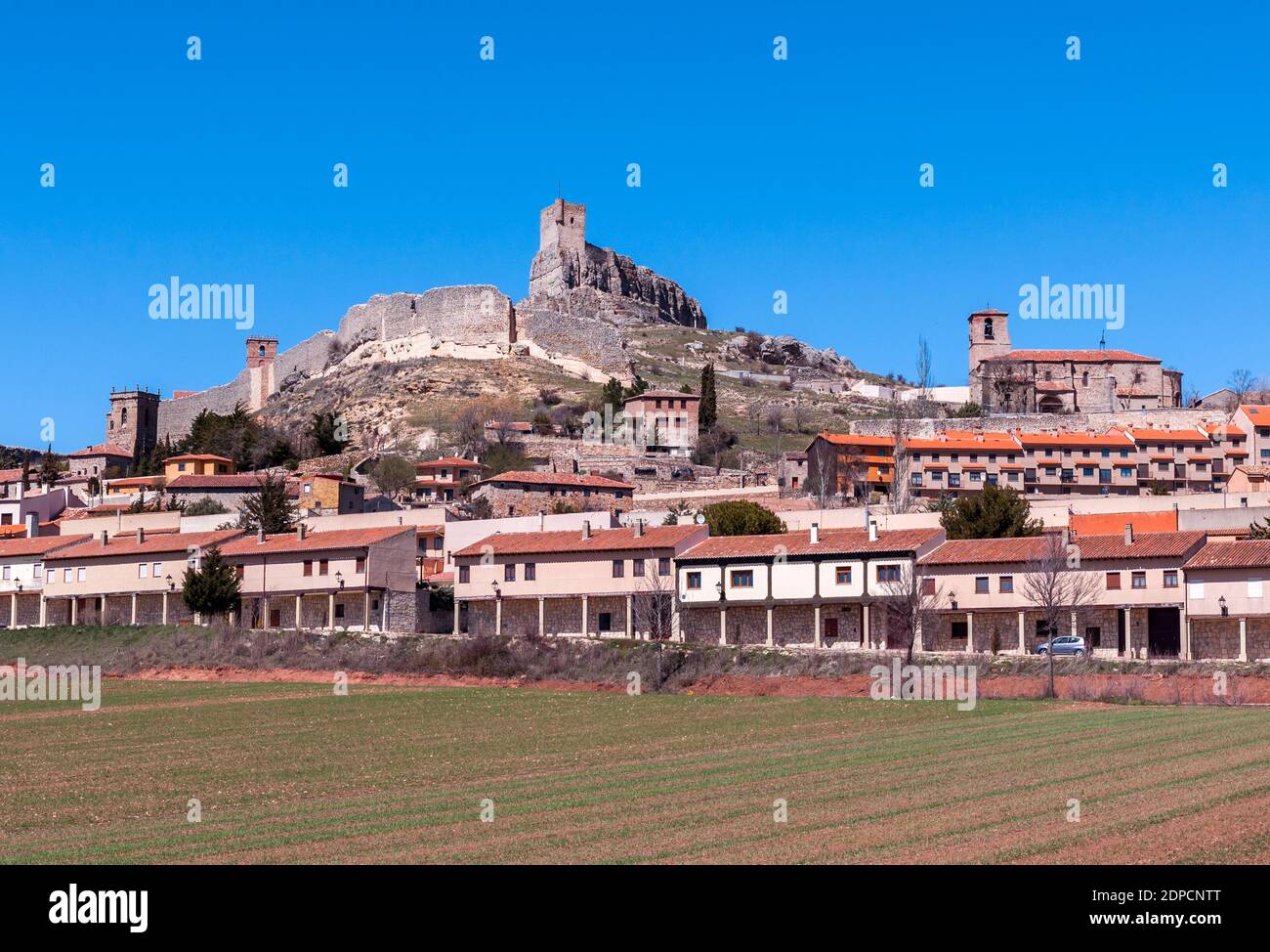 Castillo roquero e iglesias de Atienza. Guadalajara. Castilla la Mancha ...