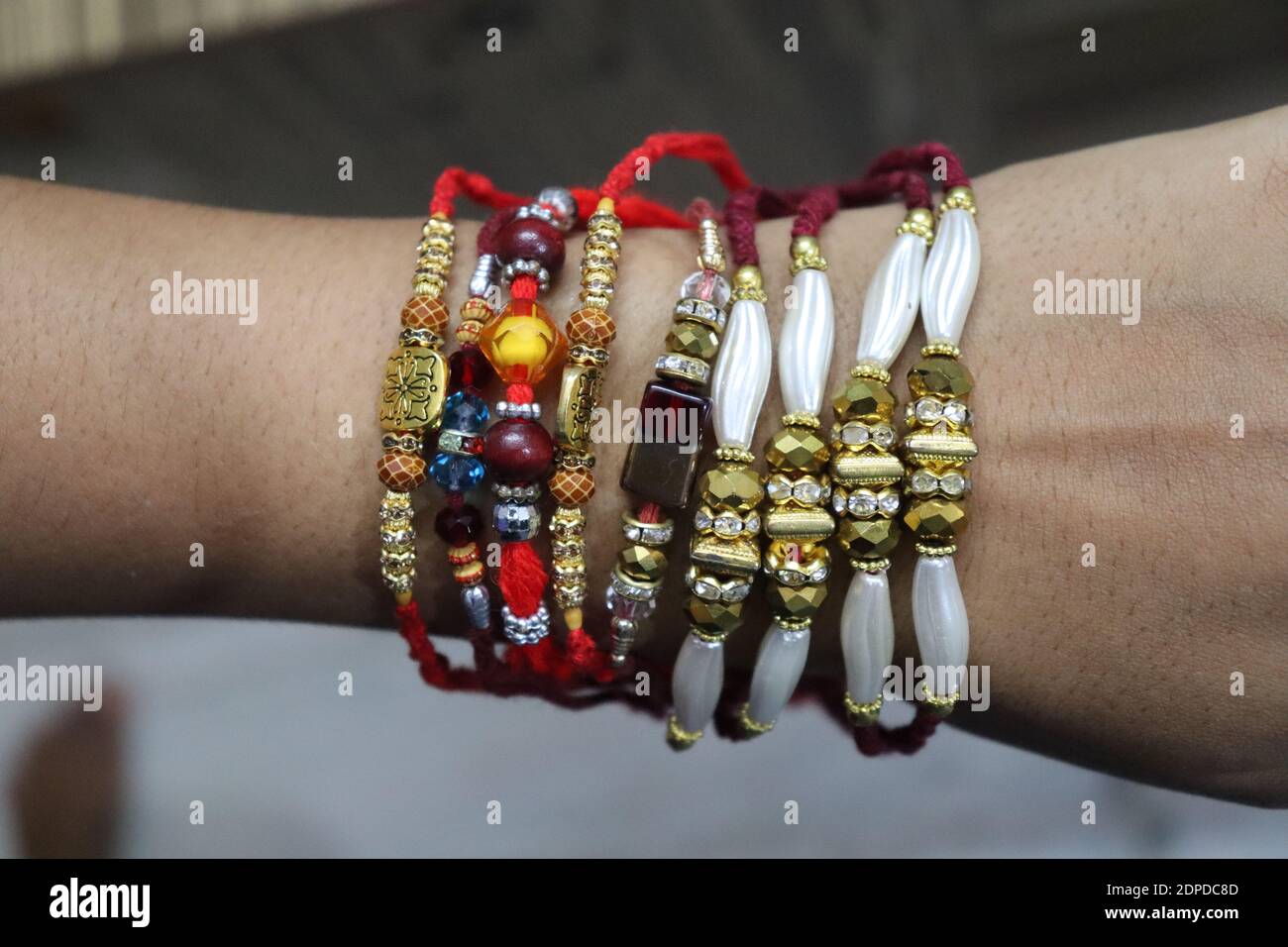 India diamond wearing hi-res stock photography and images - Alamy