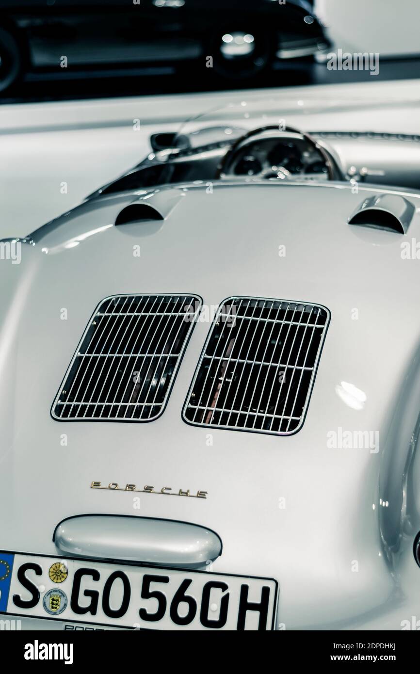 Porsche 550 spyder engine hi-res stock photography and images - Alamy