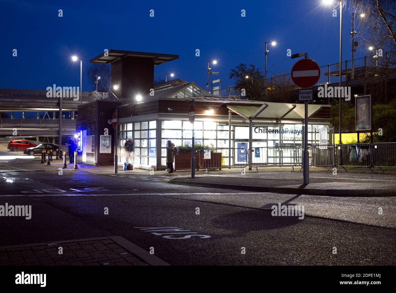 Warwick Parkway railway station at night, Warwick, Warwickshire ...