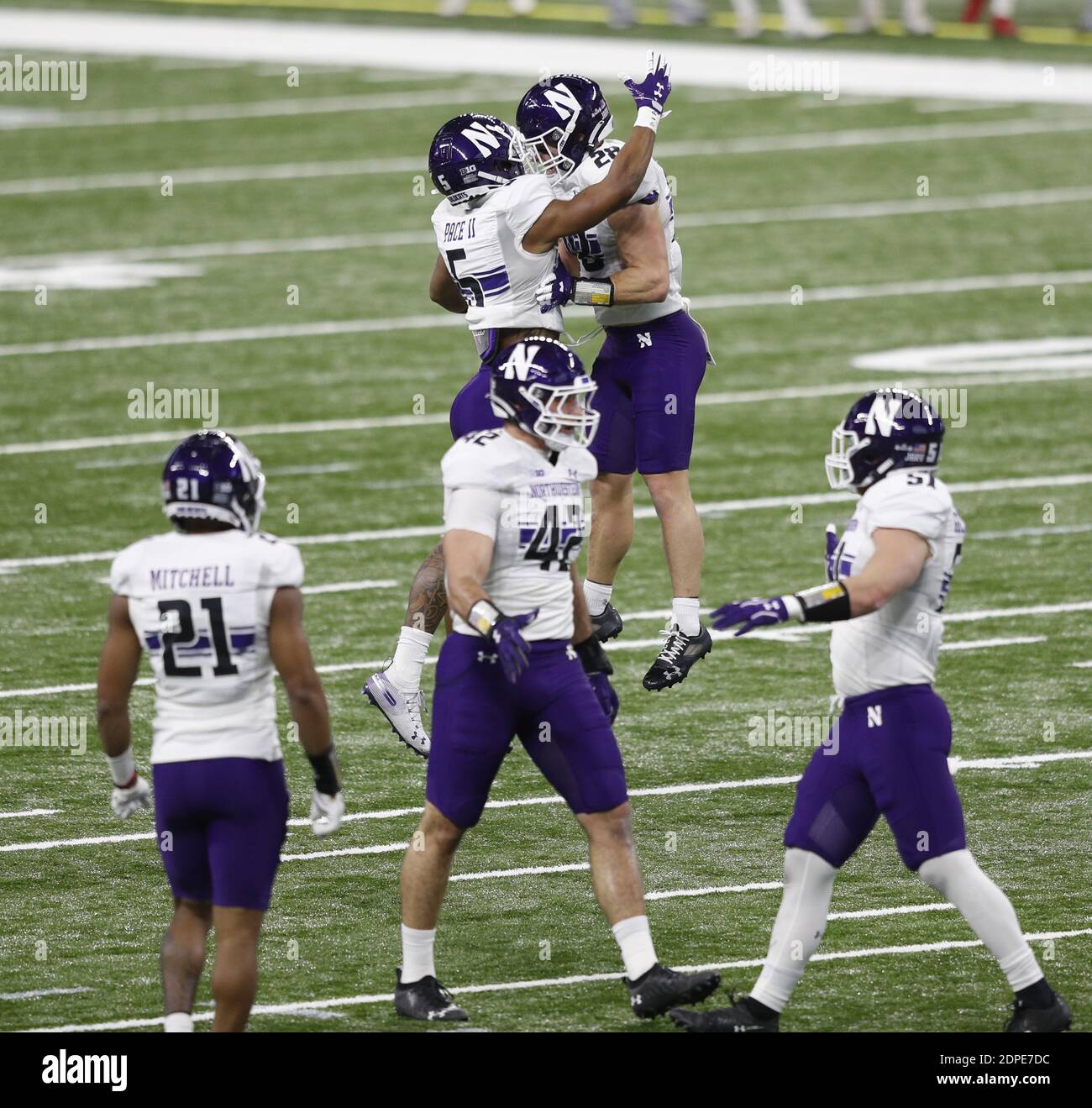 Justin fields celebrate hi-res stock photography and images - Alamy