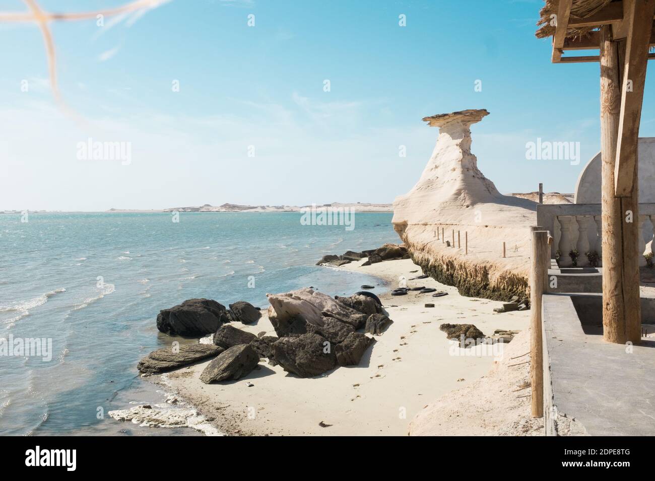 Mauritania rock in desert hi-res stock photography and images - Alamy