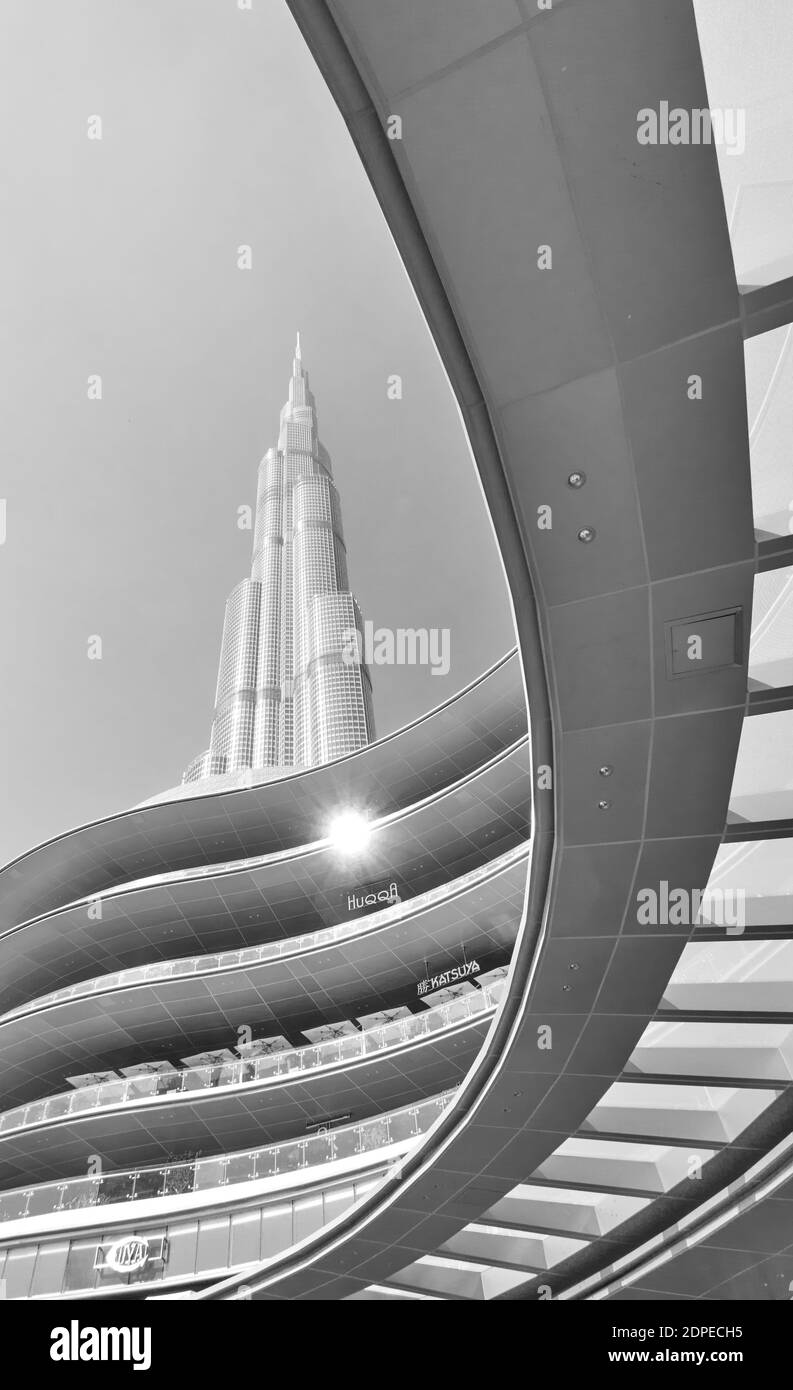 Dubai mall roof architecture hi-res stock photography and images - Alamy