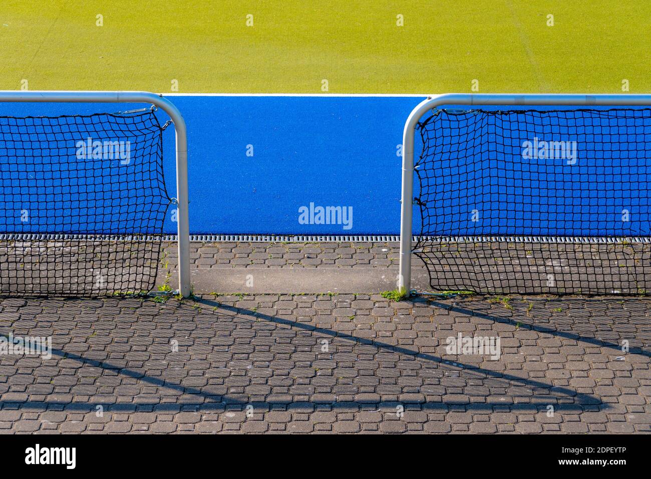 Green metal barriers hi-res stock photography and images - Alamy