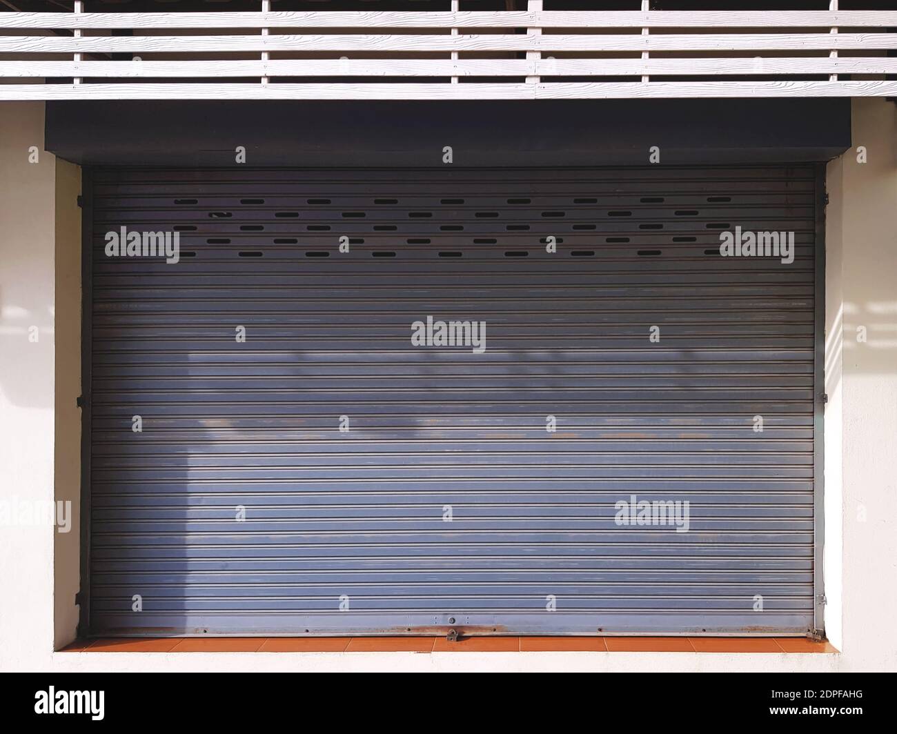 Corrugated blinds hi-res stock photography and images - Alamy