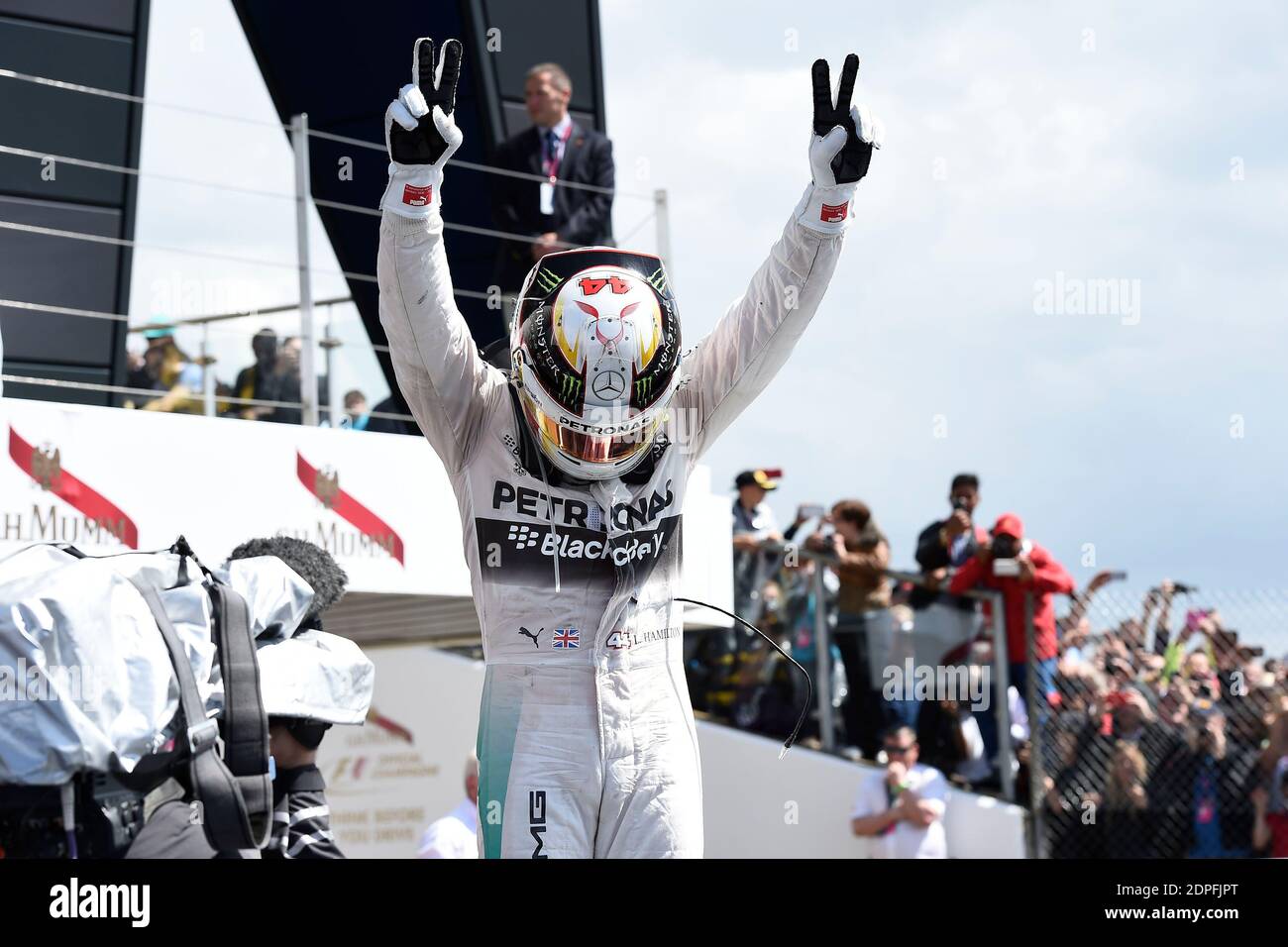 Lewis hamilton 2015 silverstone hi-res stock photography and images - Alamy