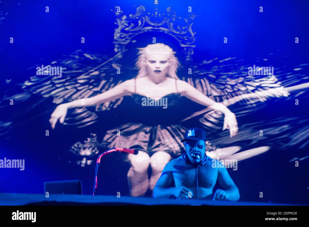 Dj hi tek hi-res stock photography and images - Alamy