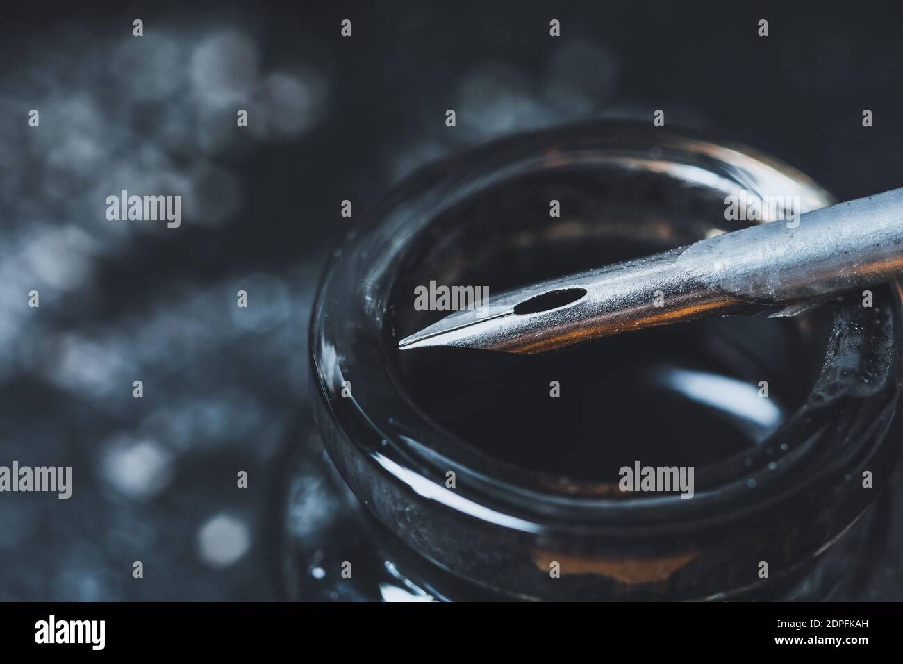 Old dip pen inkwell hi-res stock photography and images - Alamy