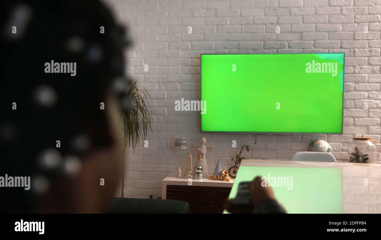 Tv green screen hi-res stock photography and images - Alamy