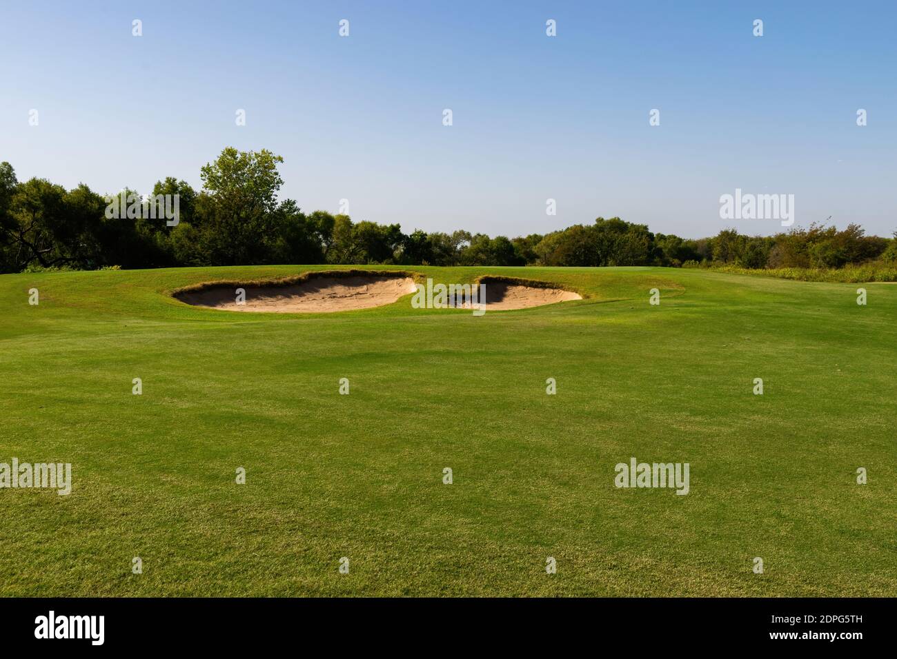 Fairway bunker hi-res stock photography and images - Alamy