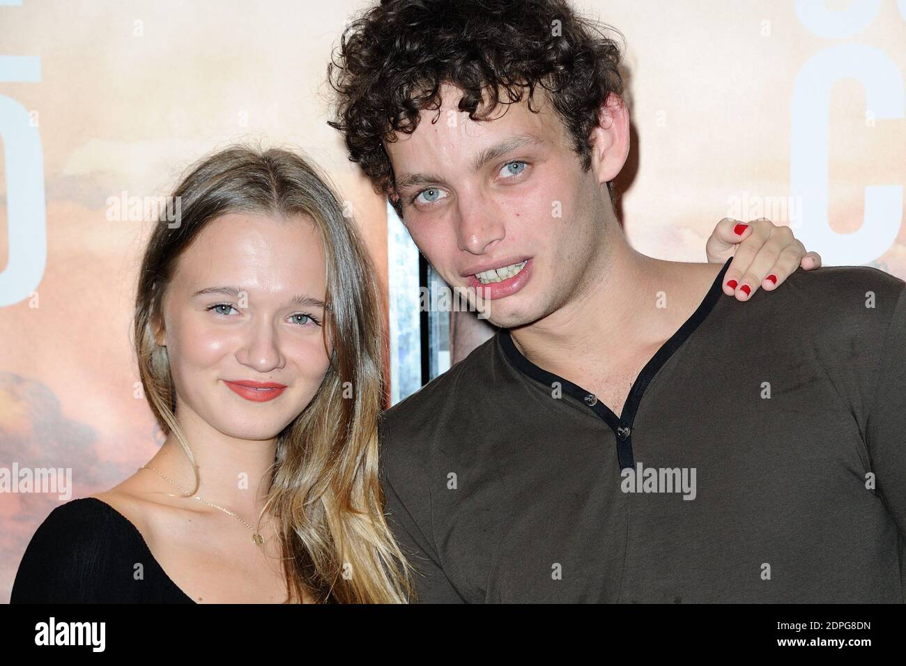 Manon Valentin et Theo Cholbi assistent a la premiere de Coup de Chaud ...