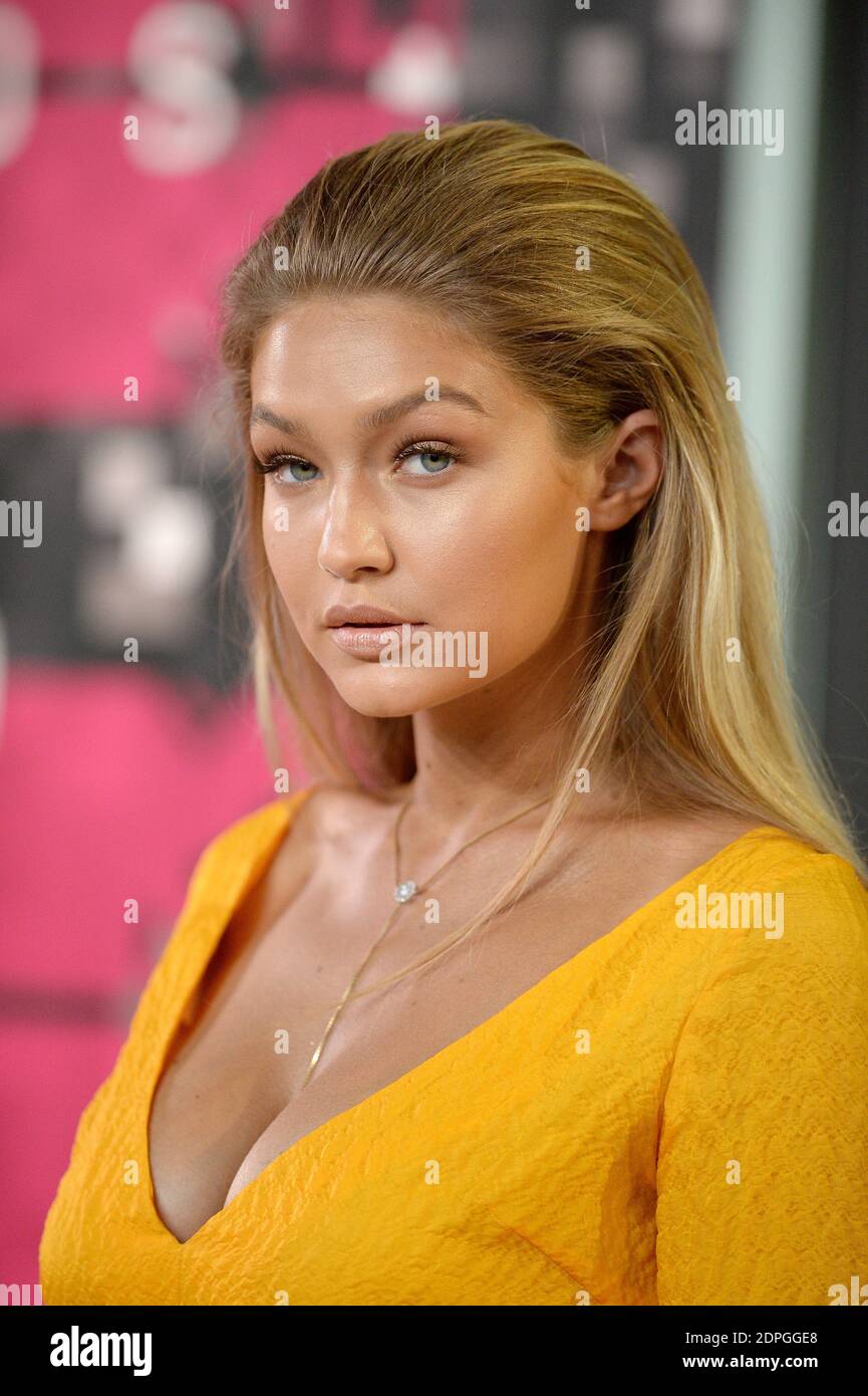 Gigi Hadid attends the 2015 MTV Video Music Awards at Microsoft Theater ...