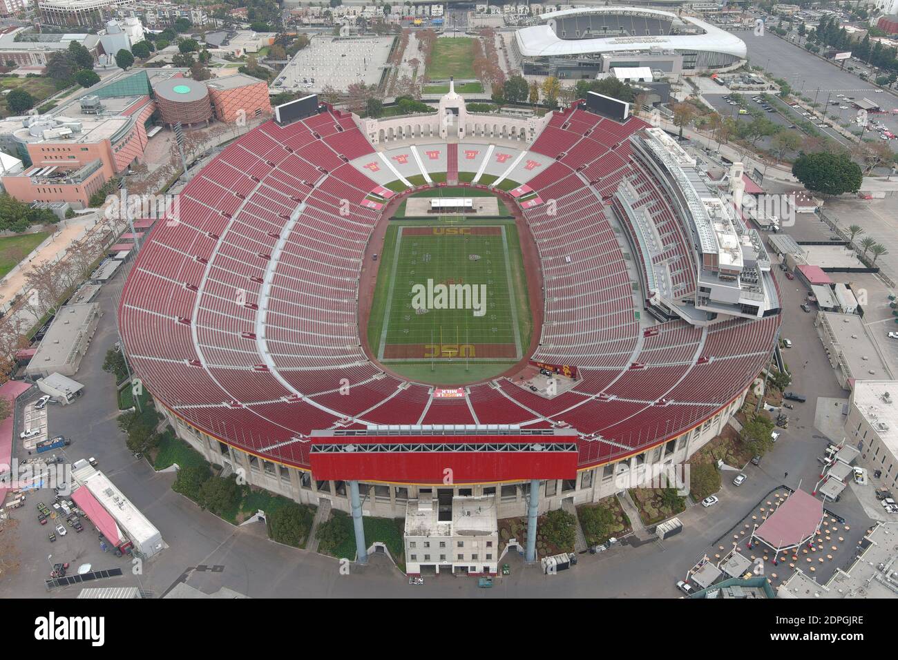 A general view of the Los Angeles Memorial Coliseum and Banc of ...