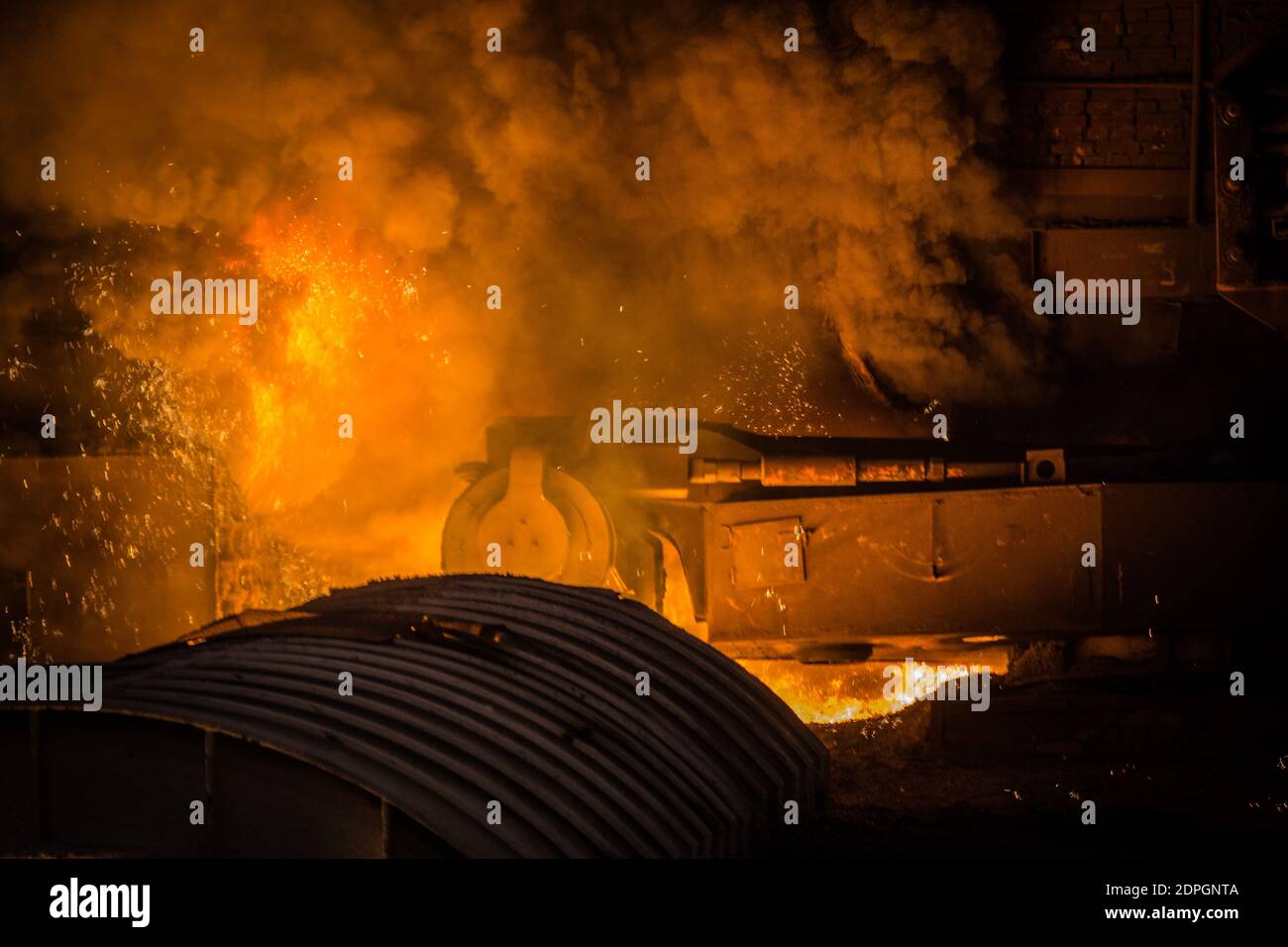Industrial fire night hi-res stock photography and images - Alamy