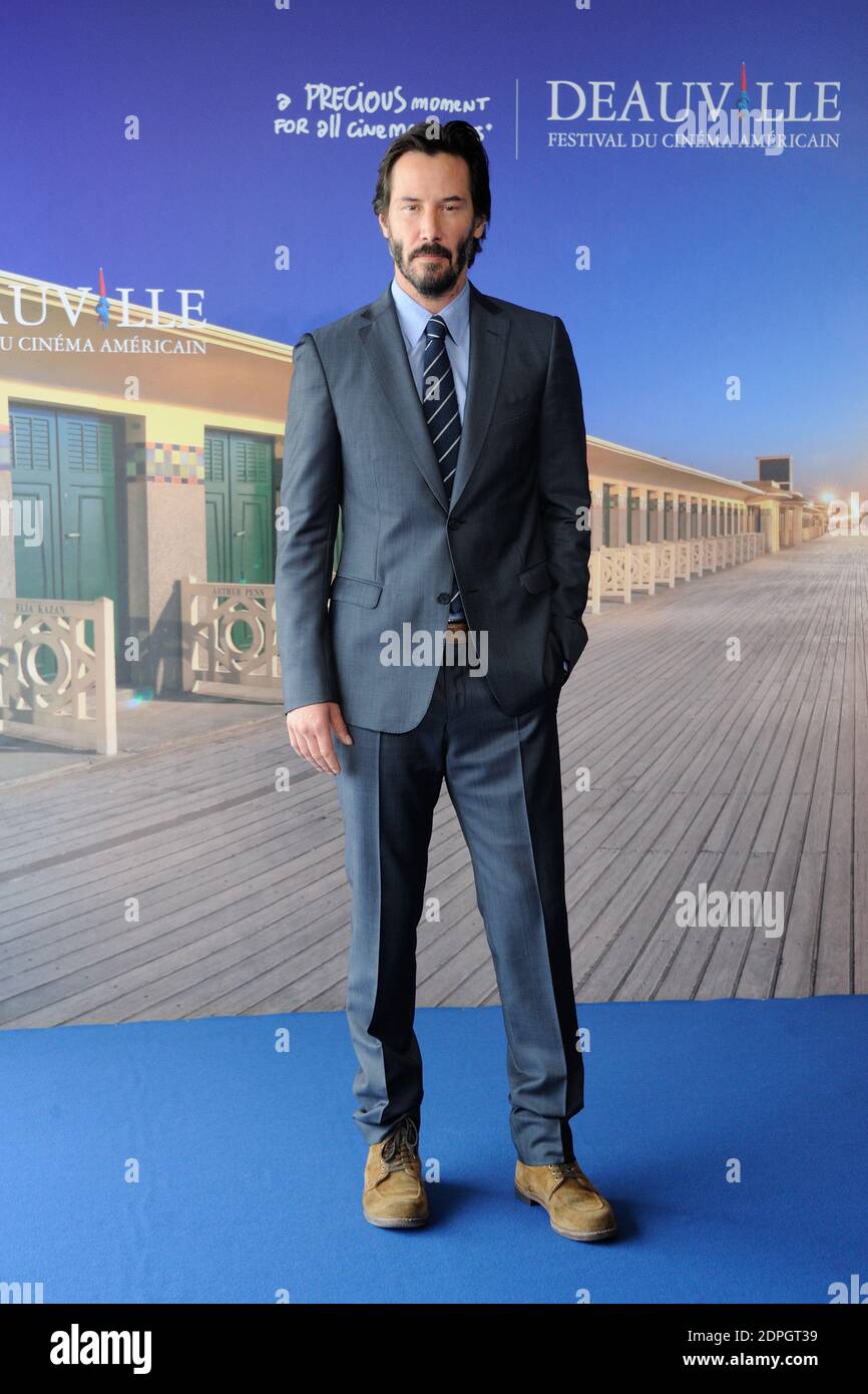 Keanu Reeves posing at the photocall for the film Knock Knock as part ...