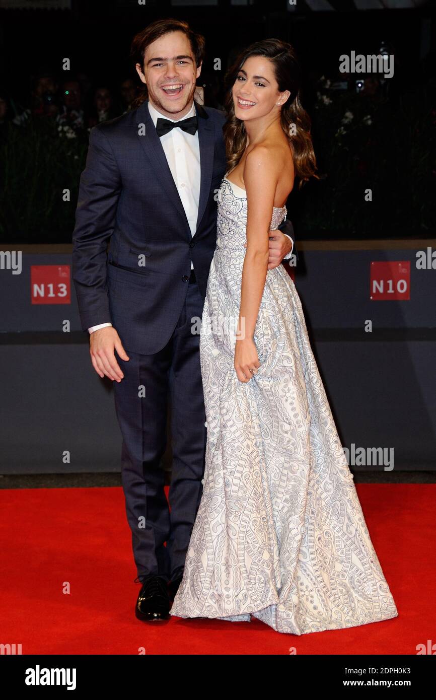 Martina Stoessel Y Pedro Lanzani