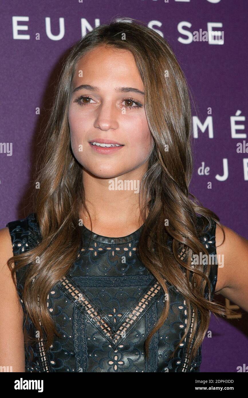 Swedish actress Alicia Vikander attends the premiere for the film ...