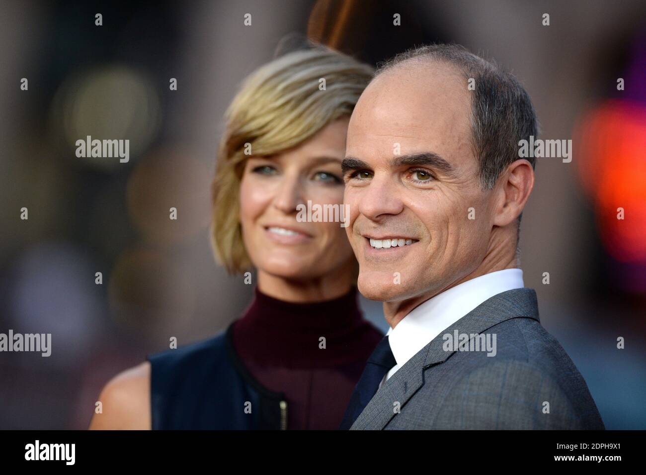 Michael Kelly and Karyn Kelly attend the premiere of Everest in Los ...