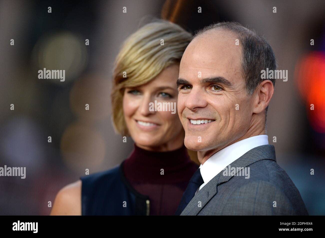Michael Kelly and Karyn Kelly attend the premiere of Everest in Los ...