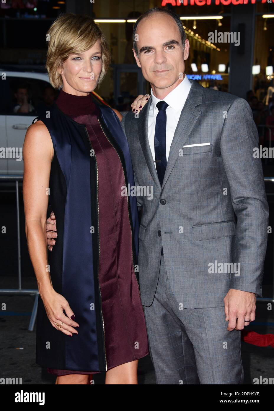 Michael Kelly and Karyn Kelly attend the premiere of Everest in Los ...
